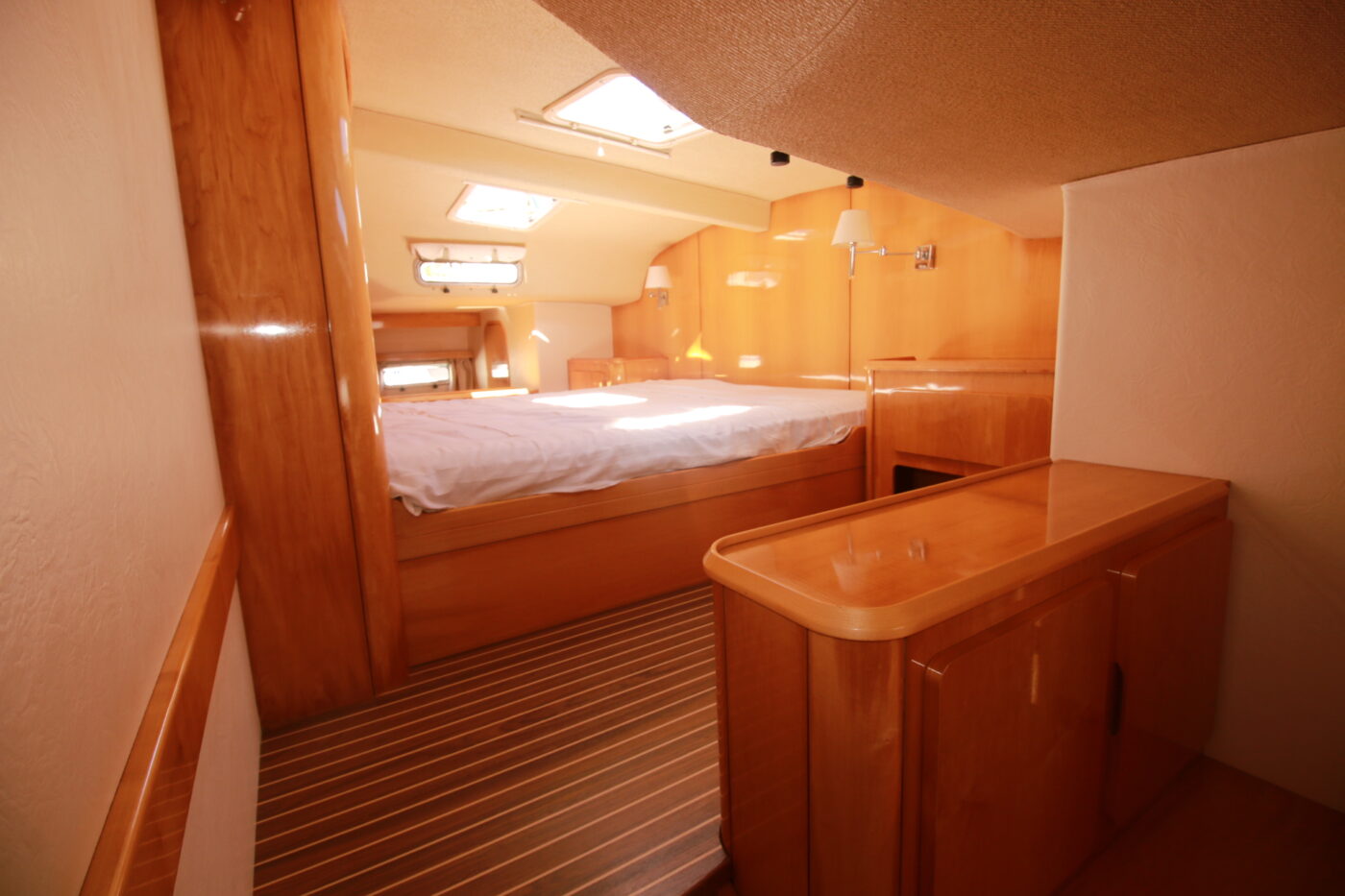 Privilège 495 - Sell or buy a boat in Noumea and in the South Pacific ...